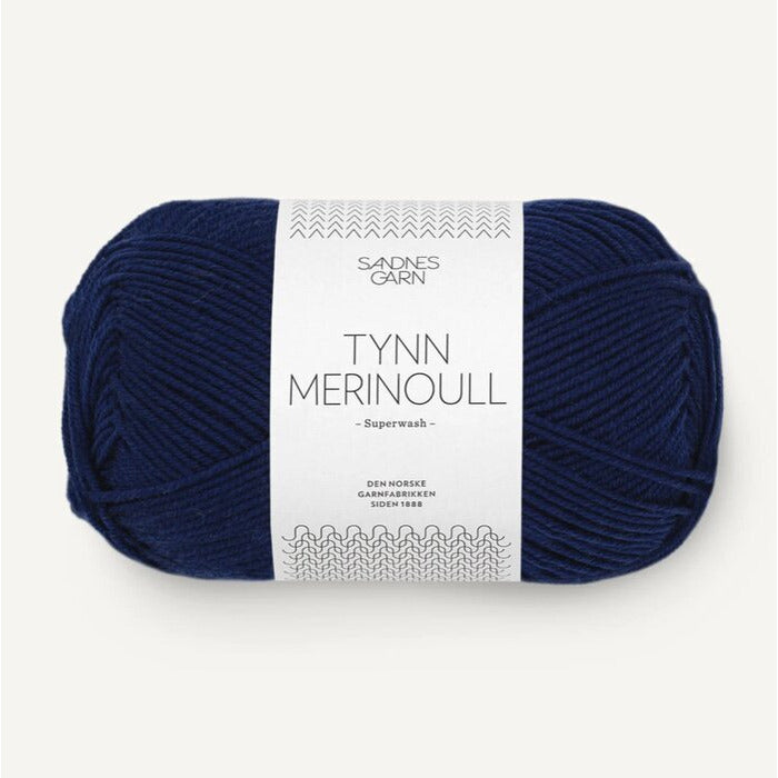 5575 Navy | Tynn Merinoull — STATEMENT JUNKIE YARN CO.