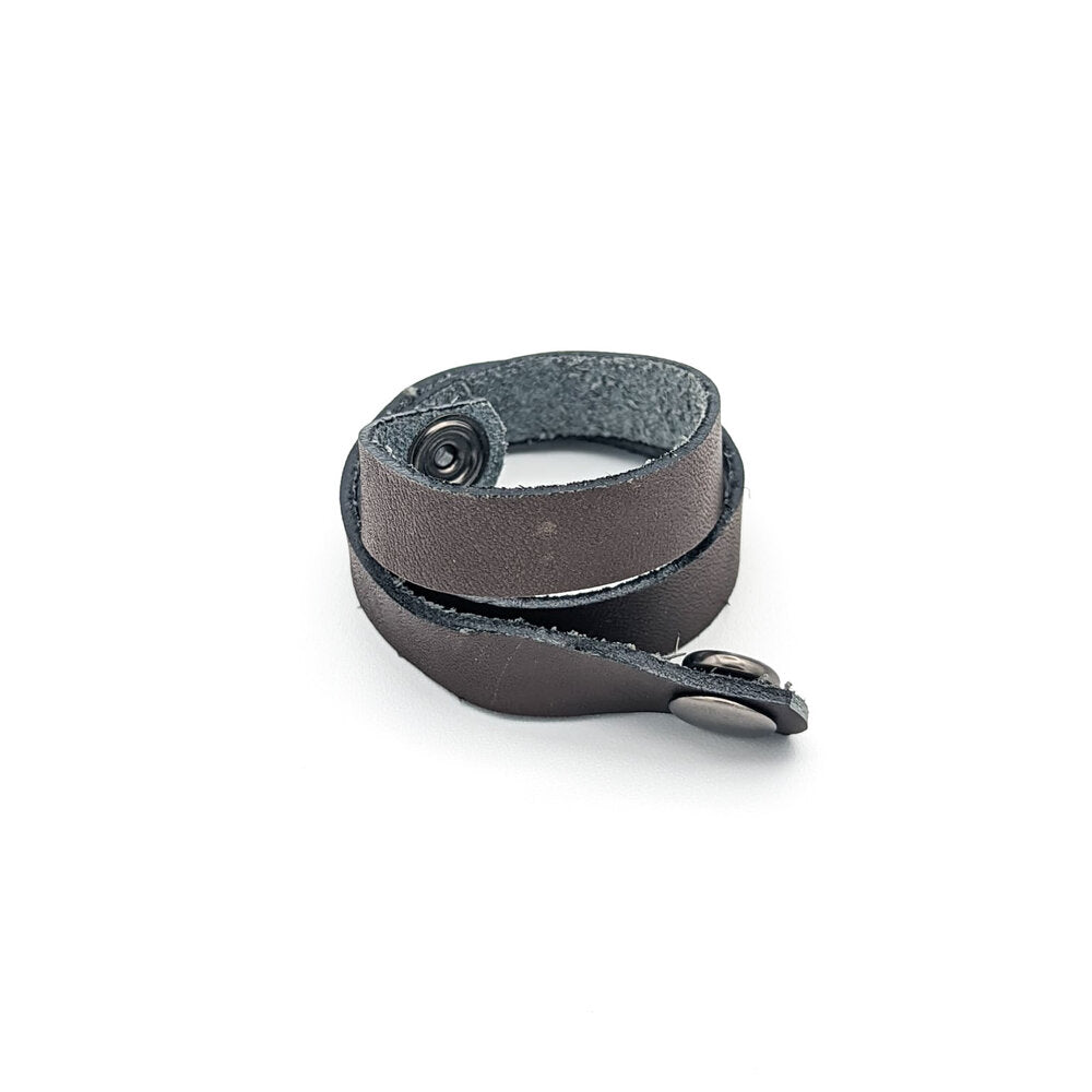 Simple Snap Shawl Cuff with Gunmetal Snap – STATEMENT JUNKIE YARN CO.