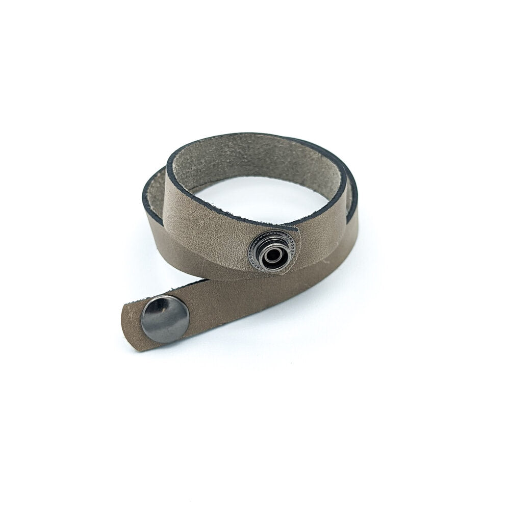 Simple Snap Shawl Cuff with Gunmetal Snap – STATEMENT JUNKIE YARN CO.